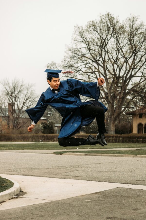 25 Inspiring Graduation Speech Ideas to Captivate Your Audience ...