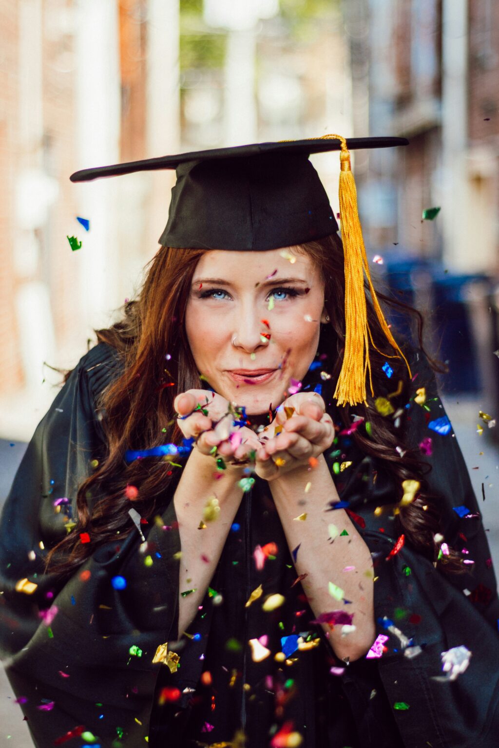 How to Write a Heartfelt Graduation Speech for Your Daughter
